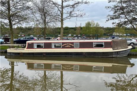 Used Narrowboats, Widebeams, Dutch and Cruiser Boats